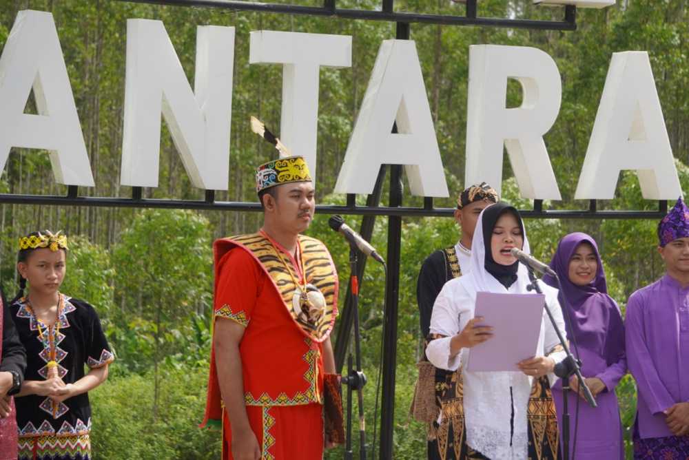 Mengenal Riska Mahira, Pembaca Teks Manifesto Sumpah Pemuda ke-94 di ...